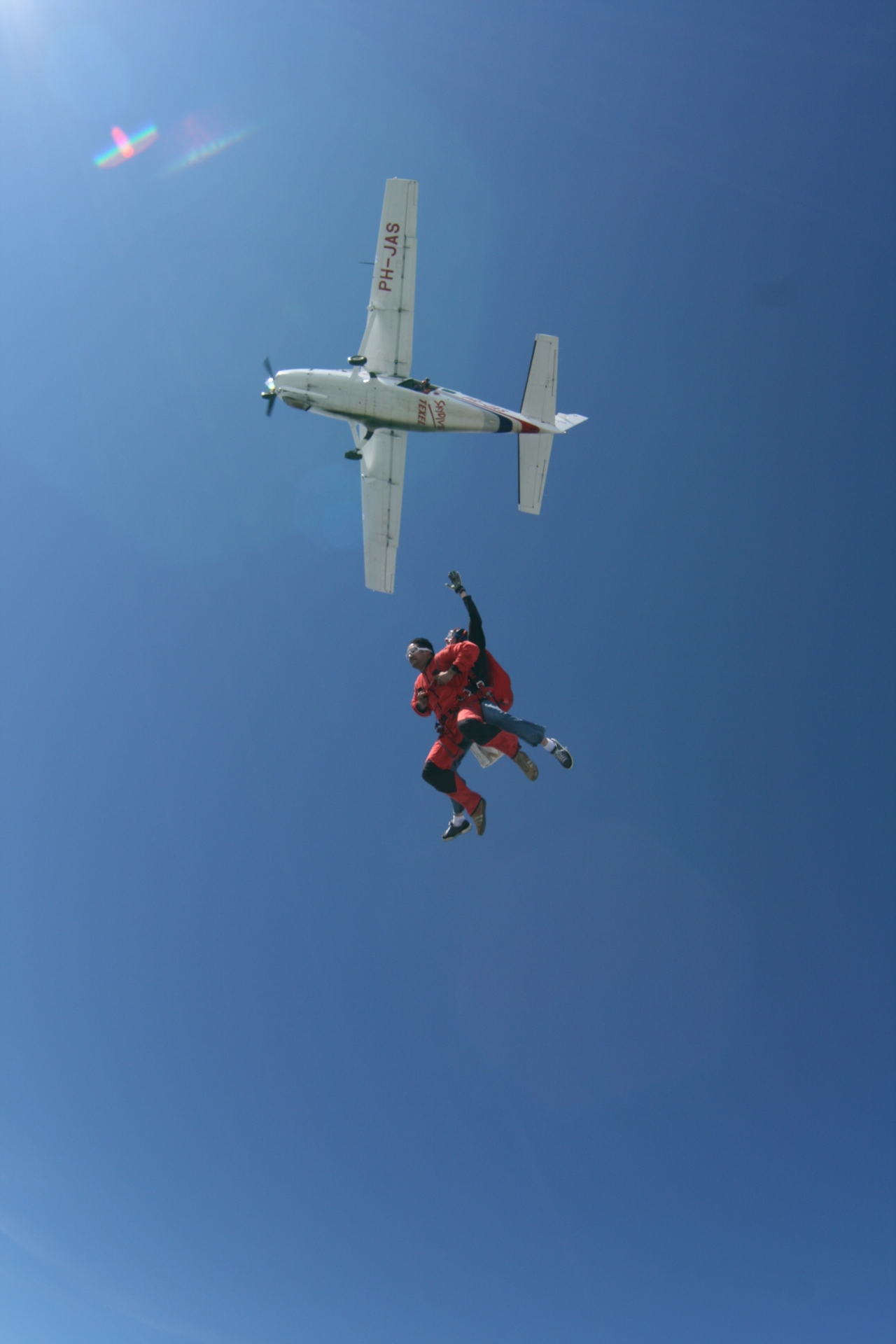 Parachutespringen op Texel - Dutch Unlimited Martial Arts