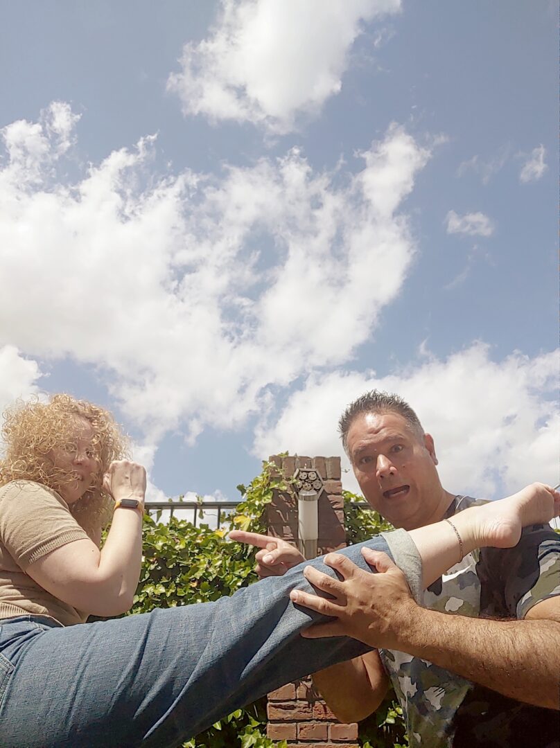 Barefoot face kicks - Dutch Unlimited